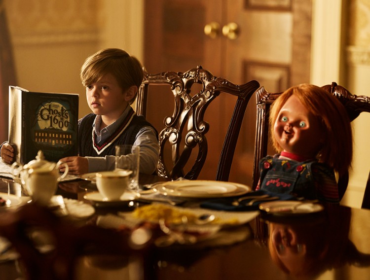 Chucky Sezon 3 Odcinek 1 - Murder at 1600 | Filmweb