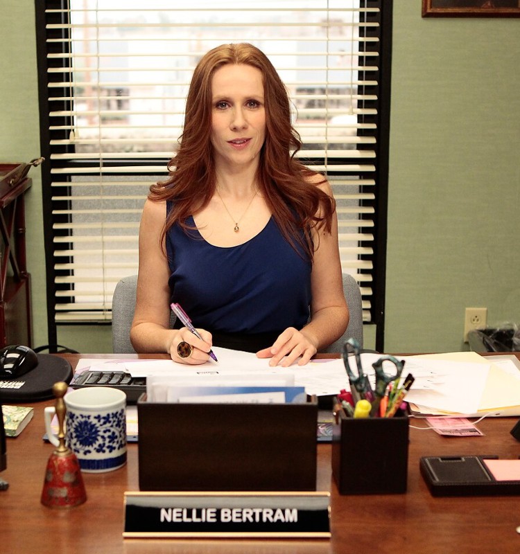 Biuro Sezon 8 Odcinek 24 - Darmowe portrety rodzinne | Filmweb