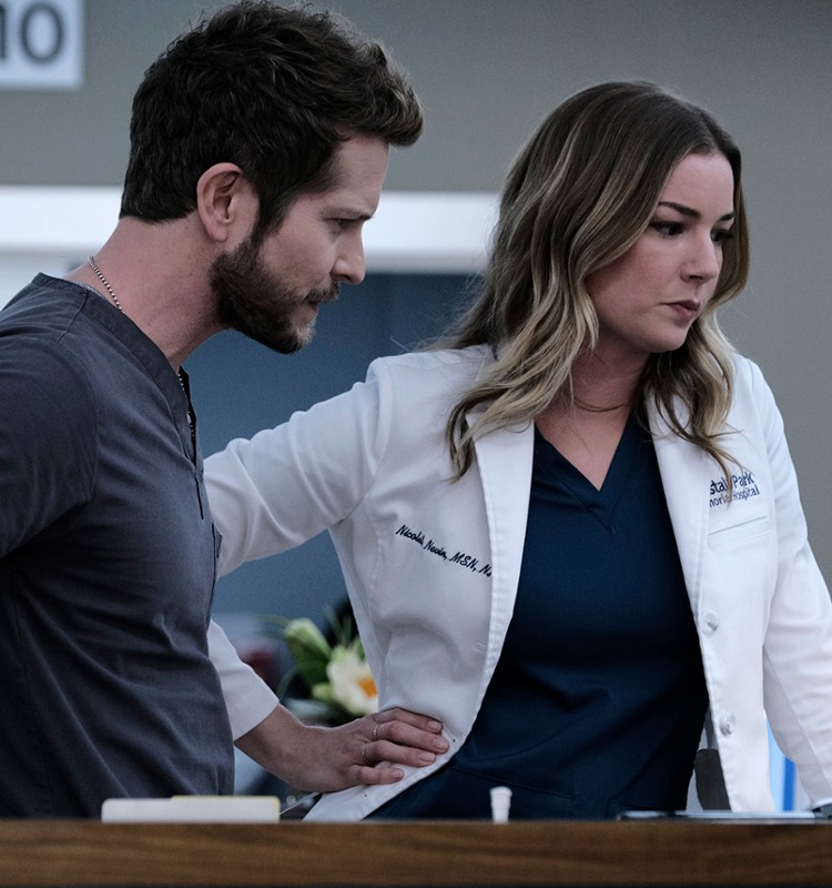 Rezydenci Sezon 4 Odcinek 3 - Przypadkowy pacjent | Filmweb