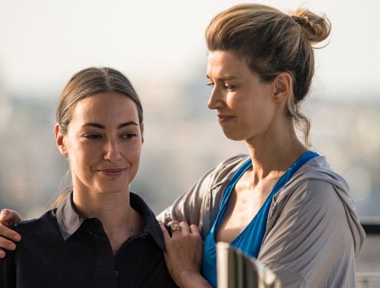 Ruxx Sezon 1 Odcinek 1 - Avion cu motor | Filmweb