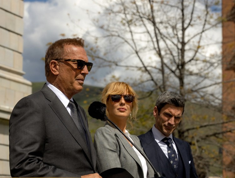 Yellowstone Sezon 5 Odcinek 1 - Sto lat to jak nic | Filmweb