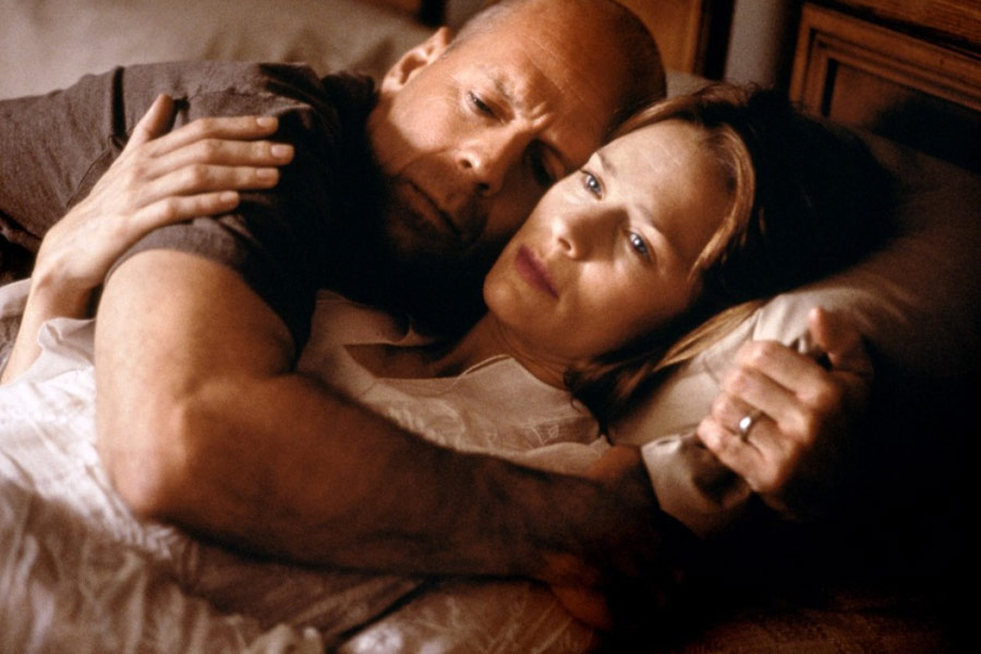 Niezniszczalny (2000) - Filmweb