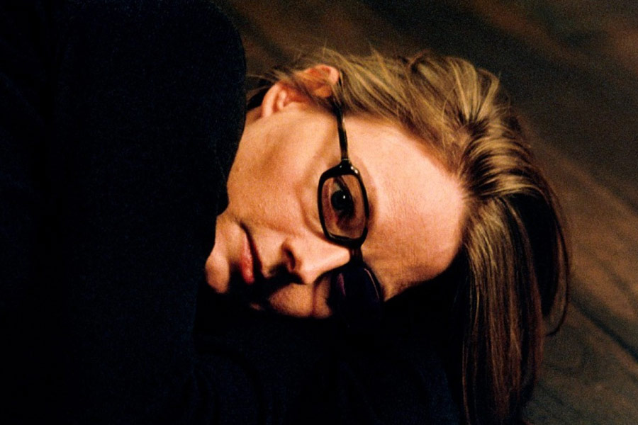 Azyl (2002) - Filmweb