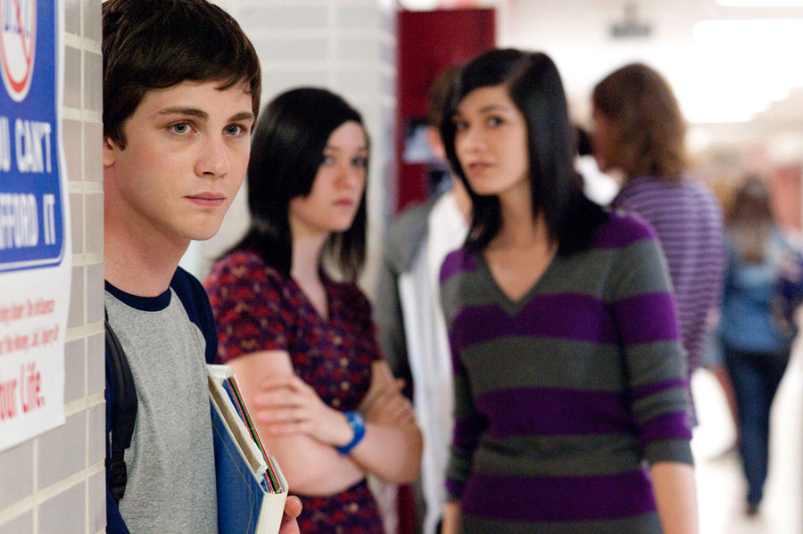 Charlie (2012) - Filmweb