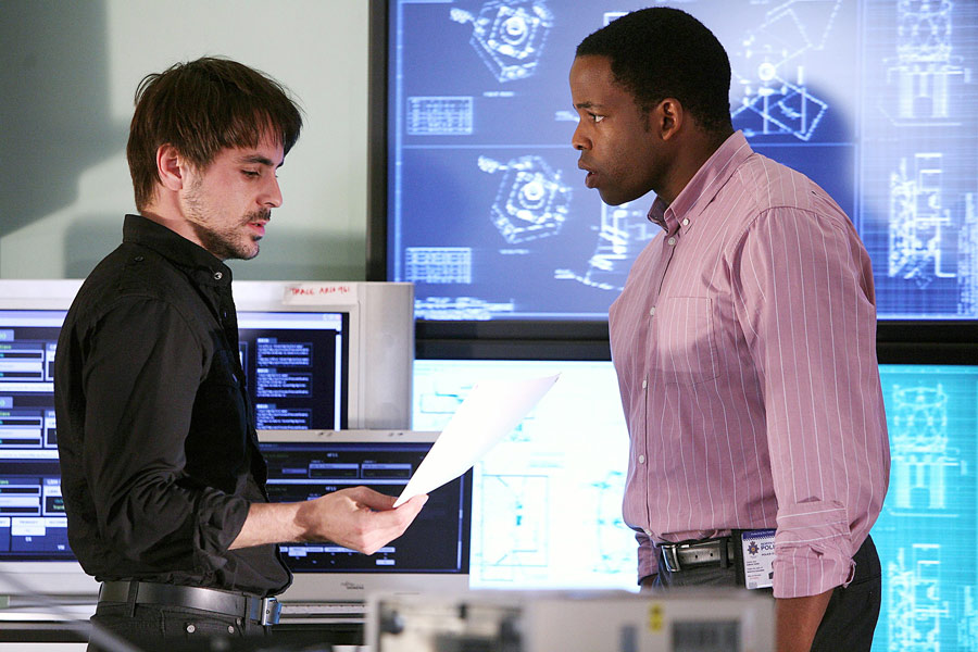 Paradox (Serial TV 2009- ) - Filmweb