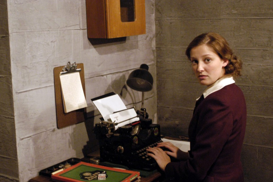 Upadek (2004) - Filmweb