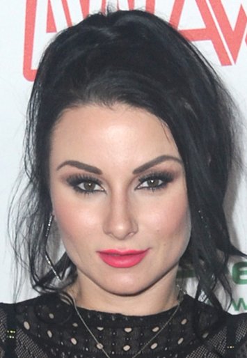 Veruca James's Instagram, Twitter & Facebook on IDCrawl