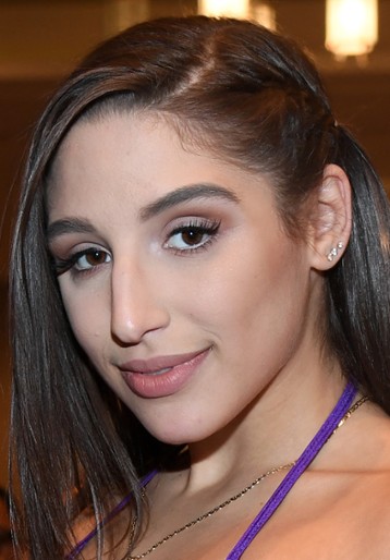 Abella Danger - Filmweb